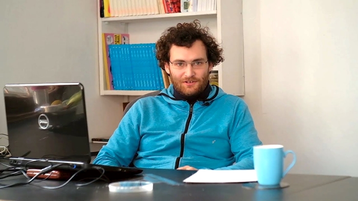 Cum explica artistul Lucian Sandu Milea revenirea asupra picturii ...