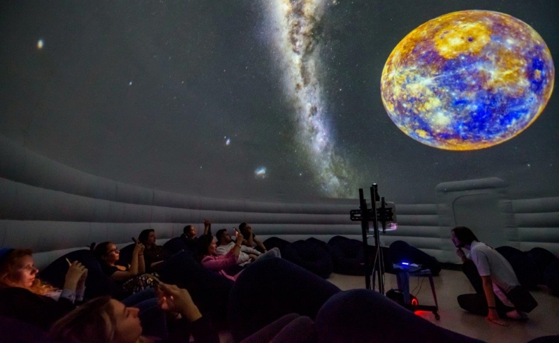 Calatorii pana la marginile Universului Observabil, la Iulius Town ...