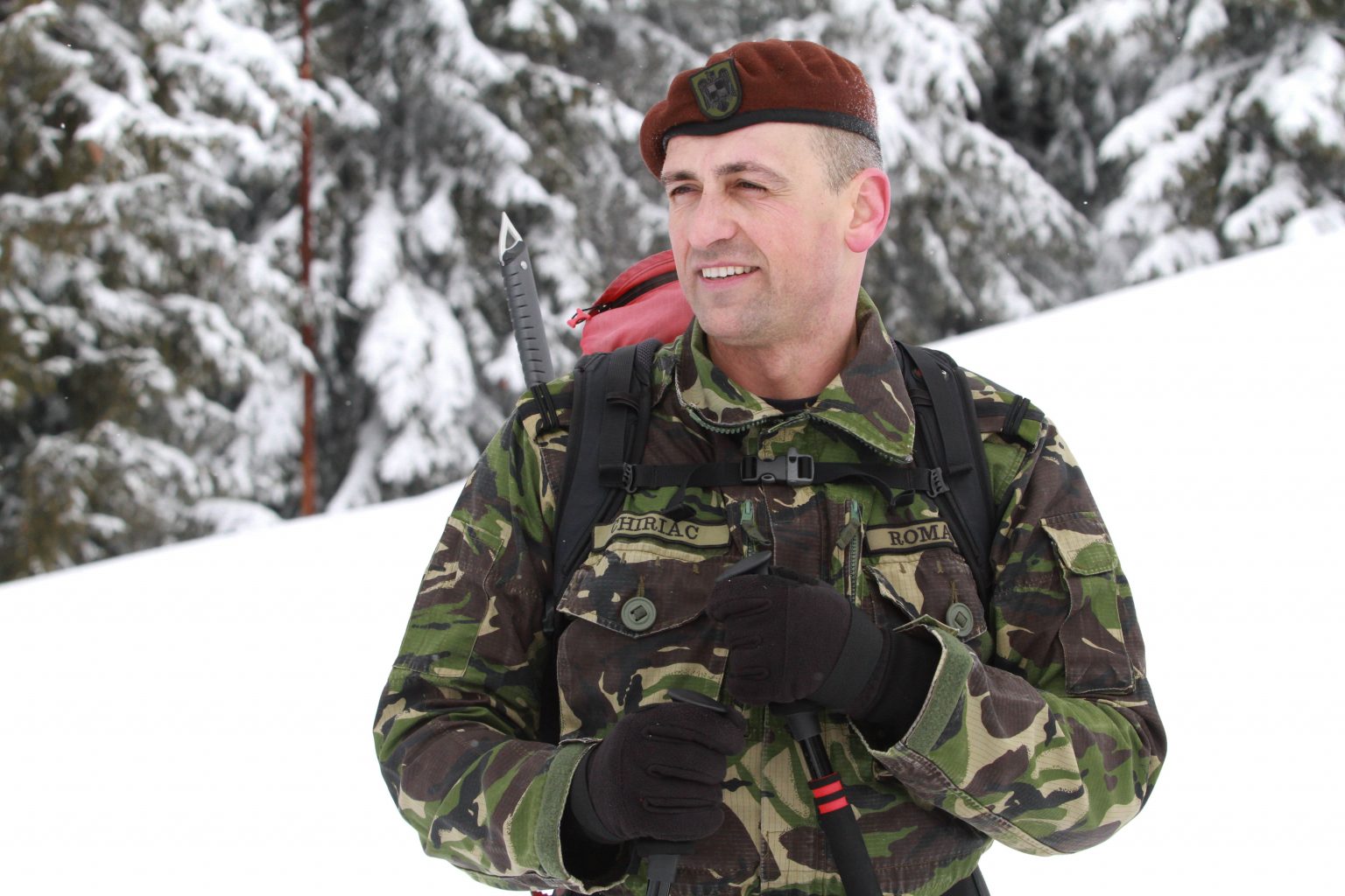 VIDEO Pregatire militara in Muntii Parang! Viitorii ofiteri de educatie ...