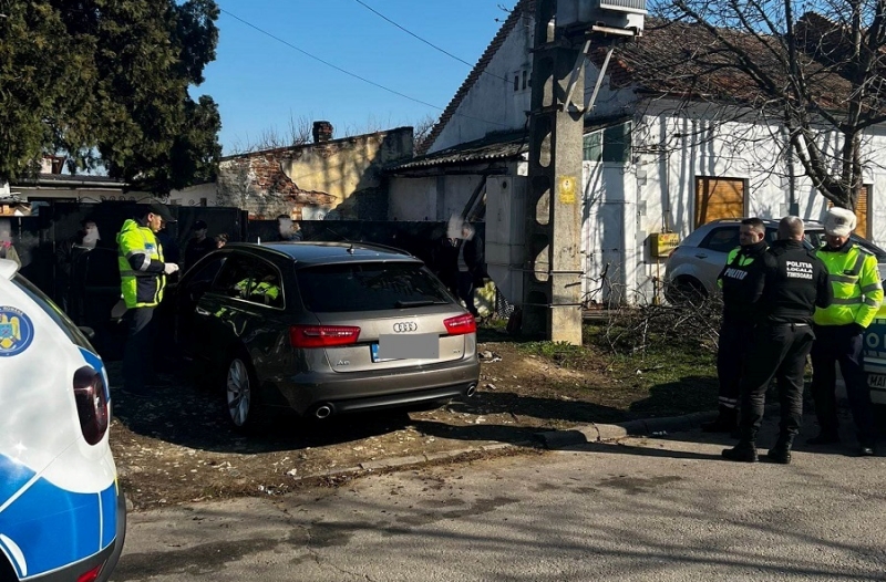 Politist local din Timisoara, lovit intentionat cu masina de un sofer ...