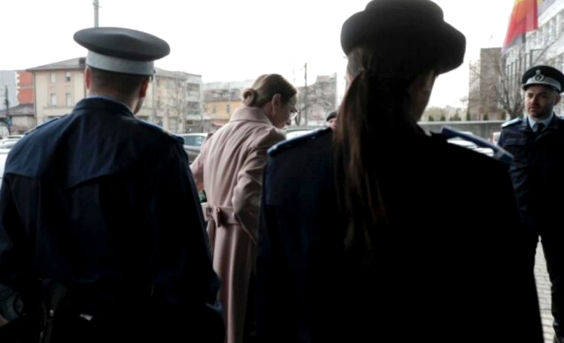 Presedinta Curtii de Apel Bucuresti, protejata de patru jandarmi la ...