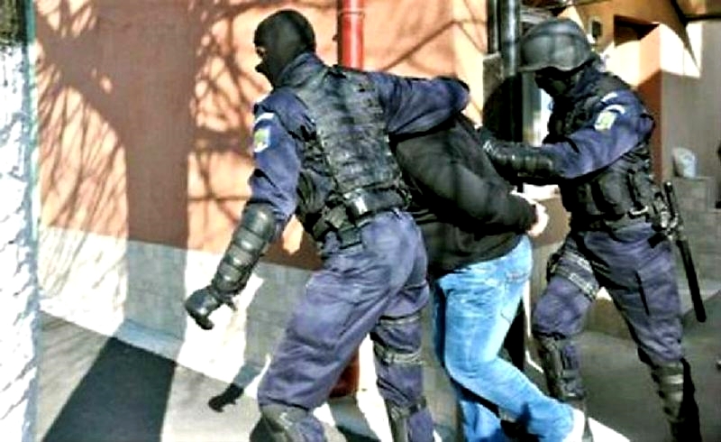 PERCHEZITII: Traficanti de tigari din sase judete, printre care si ...