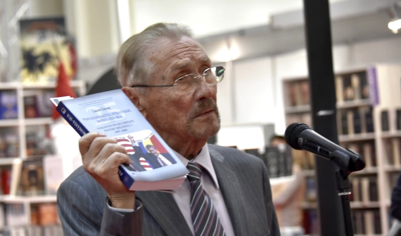 Fostul presedinte Emil Constantinescu, lansare de carte la Timisoara ...