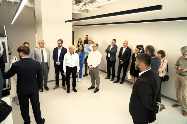 Hamilton a inaugurat, in UBC 0 din Iulius Town Timisoara, un hub global ...