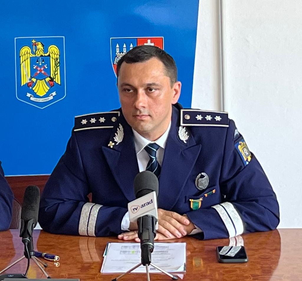Inca un chestor de politie la IPJ Timis! Ultima "ploaie" de stele a ...