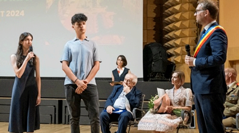 Elevii cu rezultate deosebite in anul scolar precedent vor fi premiati ...