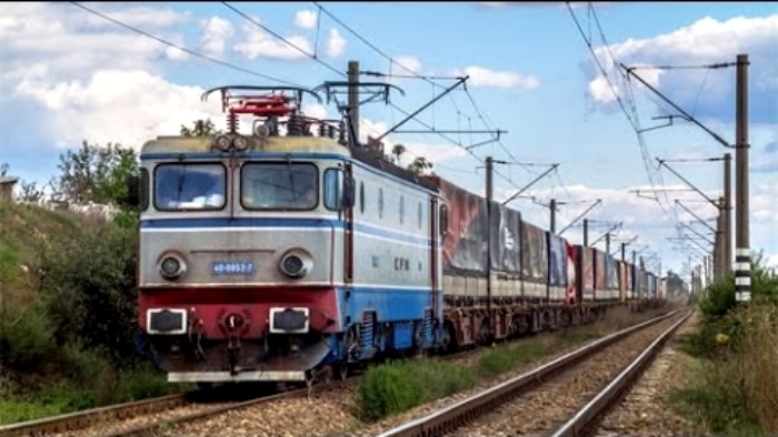 Trenurile de marfa, la control! Doua persoane, prinse in flagrant cand ...