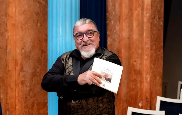 Corneliu Vaida, debut in literatura cu volumul de versuri „Lirix” / „Nu ...