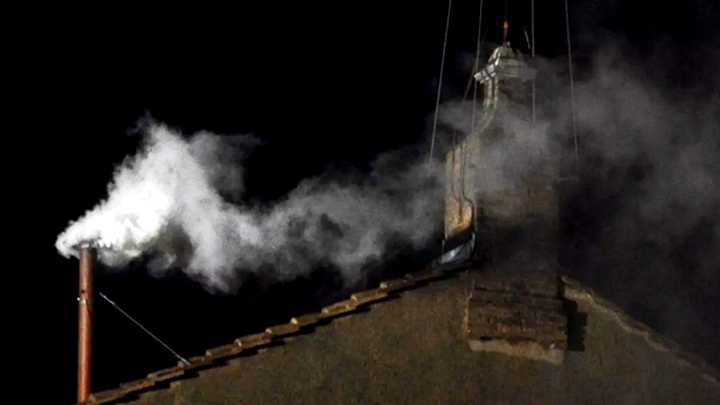 Fum alb pe cosul Colegiului National Pedagogic din Timisoara! Director ...