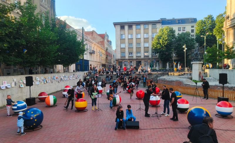 Ziua Europei, celebrata si de copiii Timisoarei: Expozitie de desene ...