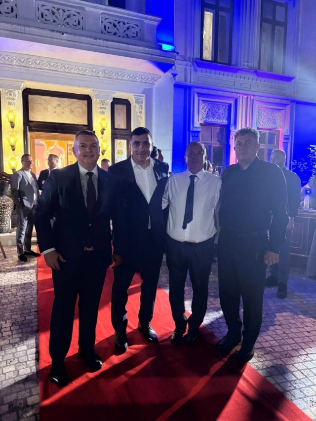 Austeritate de AUR! George Simion si-a serbat ziua de nastere intr-un ...