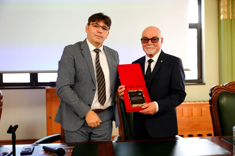 Profesorul Ioan David, omagiat la implinirea varstei de 85 de ani si a ...
