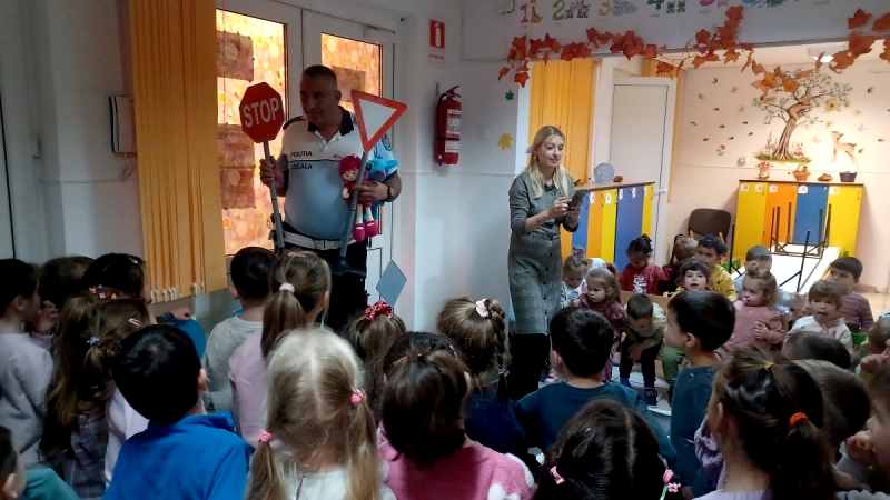 Politia Locala Timisoara: Actiuni preventive pentru siguranta copiilor ...